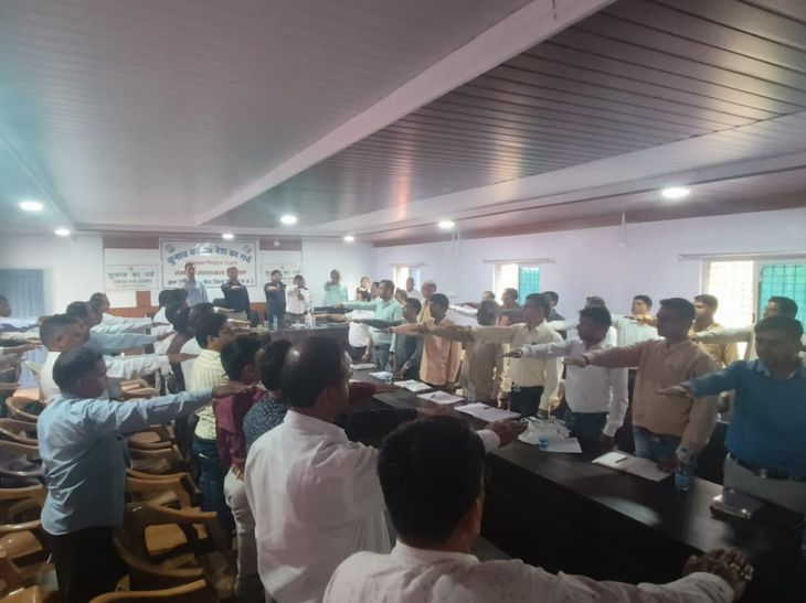 Administrative staff gathered in Seoni, training given to Assistant ...