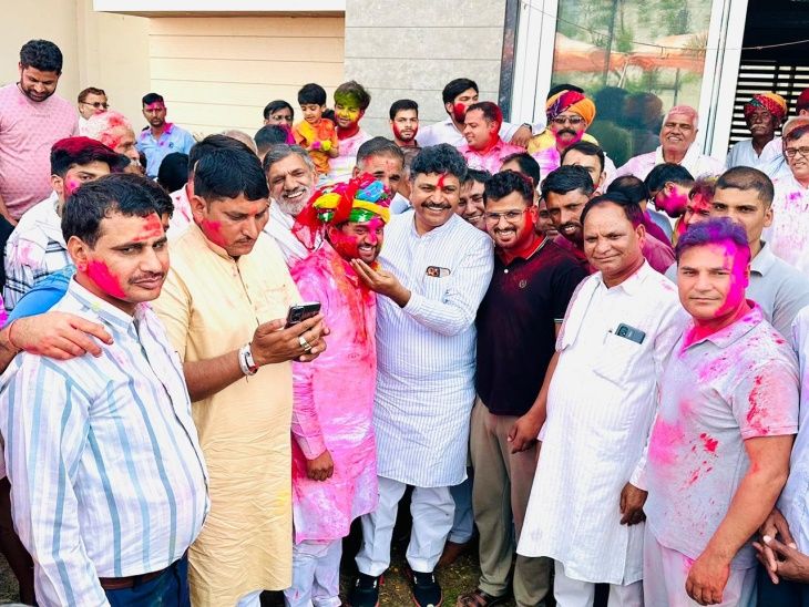 Leader of Opposition Julie and former MLA Sandeep in one color
