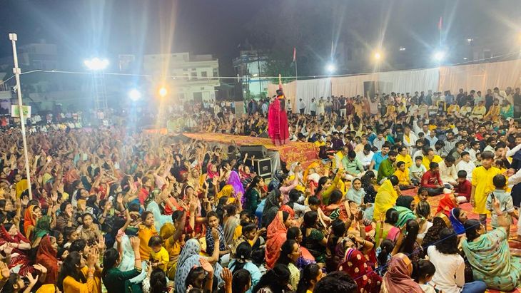 Nishan Yatra taken out during the day, Khatu Shyam Bhajan evening ...