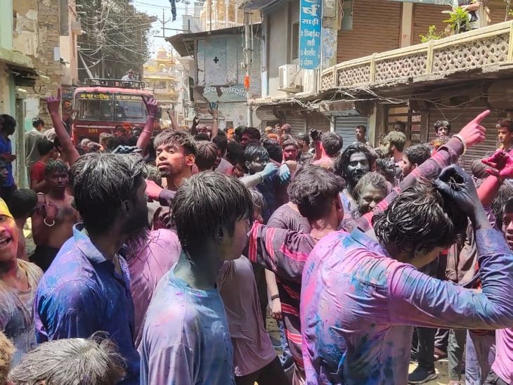 Organization of colorful Gair: On the festival of Holi, tableau in Gair ...