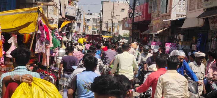 Jam again before Dhulendi... Entry of three and four wheelers was not ...