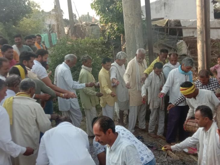 Holi celebration in Chapari | छापरी में होली की धूम: गांव में निकाली ...