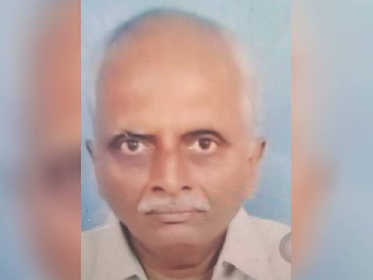 Old man dies after being hit by sudden opening of car gate