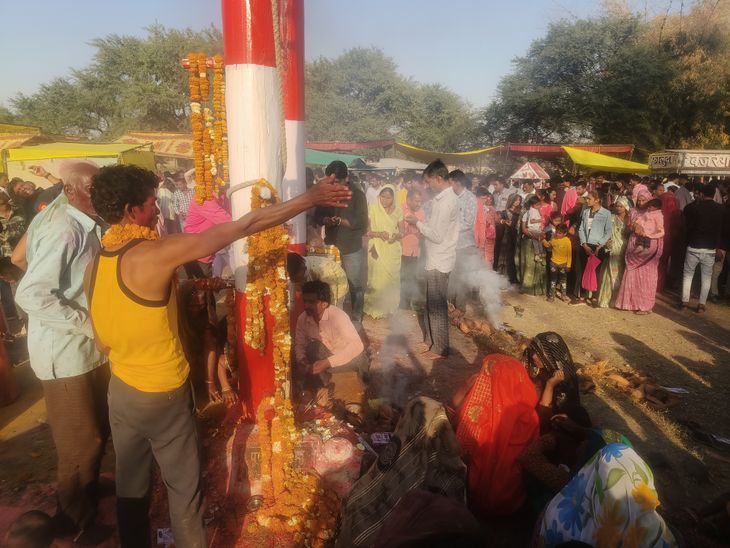 Gal Maharaj roamed on the 42 feet high pillar in village Ghattiyabhana ...