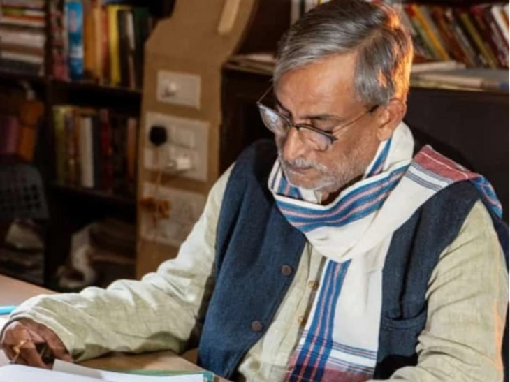 Sadanand Shahi honored with Hargobind Hemal memento | सदानंद शाही को हरगोविंद हेमल-स्मृति चिन्ह ...