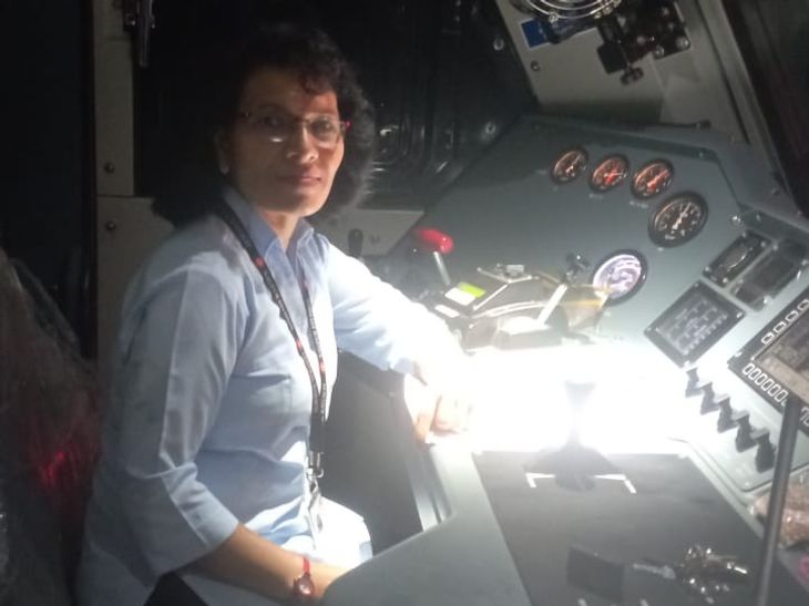 Award to the only woman loco pilot. Received the excellent award for ...