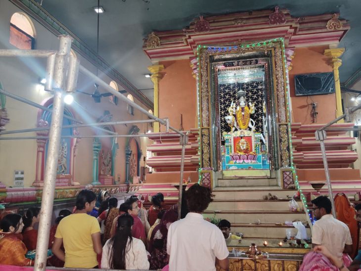 A large number of devotees reached Shitala Mata temple for darshan ...