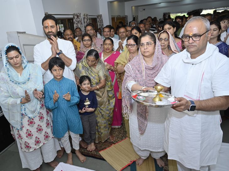 Former Deputy Late. Celebrated the 78th birth anniversary of CM Subhash Yadav. Former minister ...