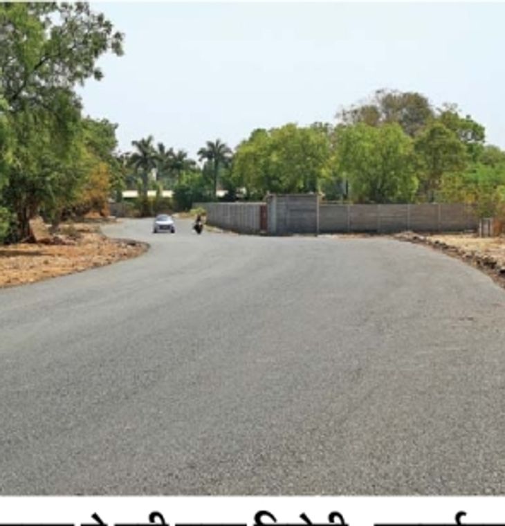 The 700 meter long road being built from Ayad Pulia to Subhash Nagar ...