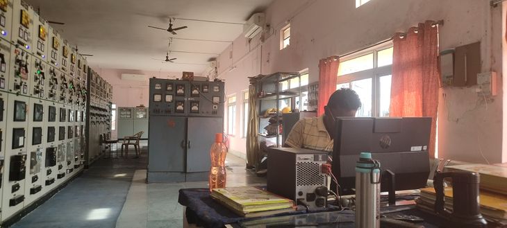 Power supply halted in Vishrampur electricity sub station due to tower ...