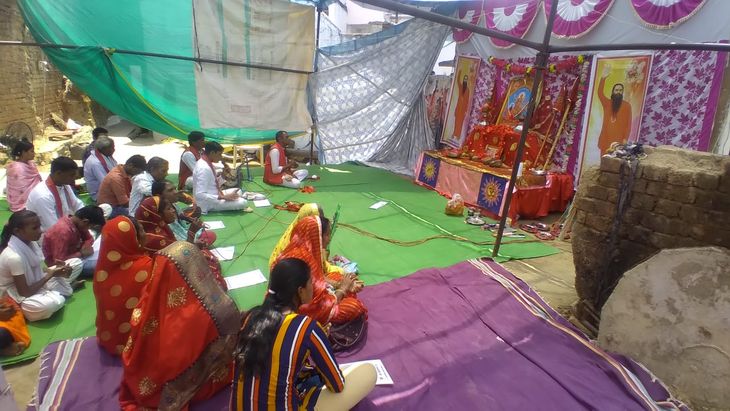 Devotees recited Akhand Shri Durga Chalisa for 5 hours in village ...