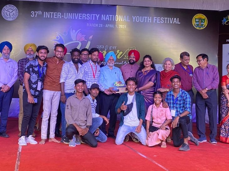 J.H. National Award in Mute Acting to College Students | जे.एच. कॉलेज ...