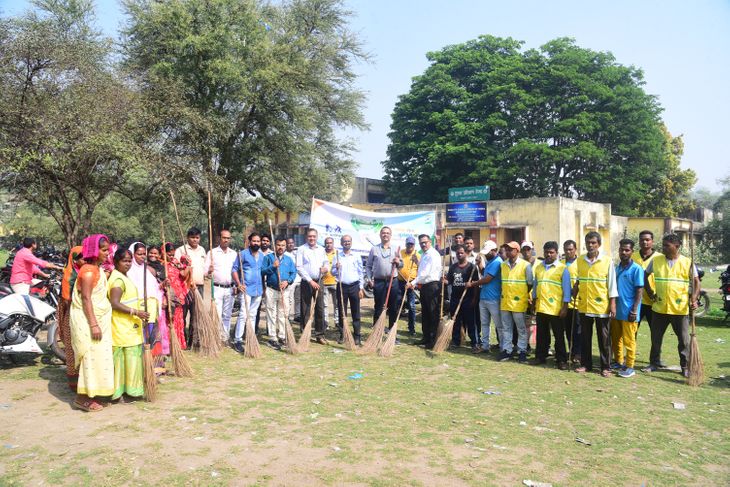 BSL launched cleanliness drive in various areas | बीएसएल ने विभिन्न ...