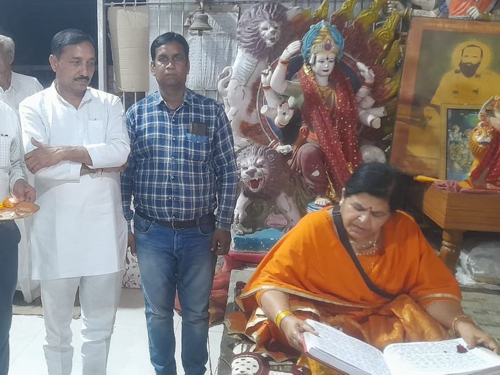 Former minister Usha Thakur reached Maa Ambika Ashram | मां अंबिका ...