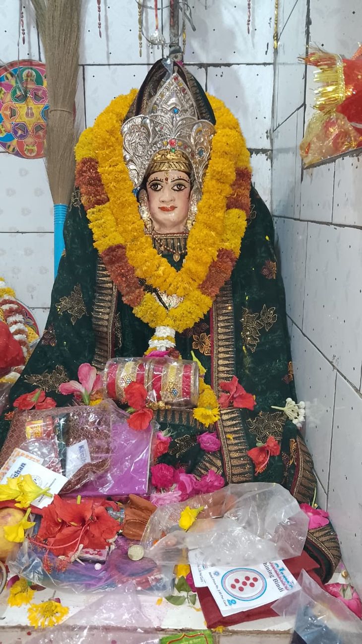 Basoda was offered to Sheetla Mata and a feast was organized | शीतला ...
