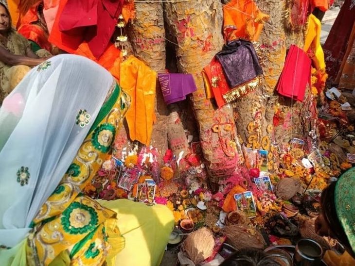 Women worshiped Dasha Mata in Dhabla Mata | ढाबला माता में महिलाओं ने ...