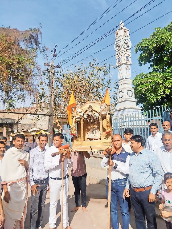 Panchamrit Abhishek on the birth anniversary of Lord Adinatha | भगवान ...