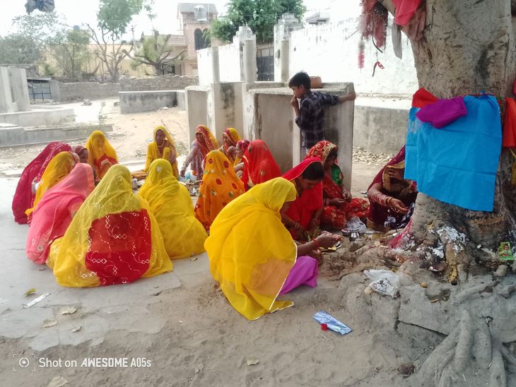 Women observed fast of Dasha Mata and performed collective worship ...