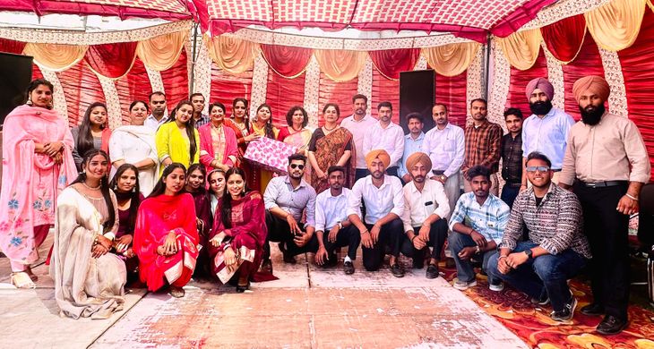 Kirandeep of B.Com became Miss Farewell and Karanpreet of BA became Mr ...