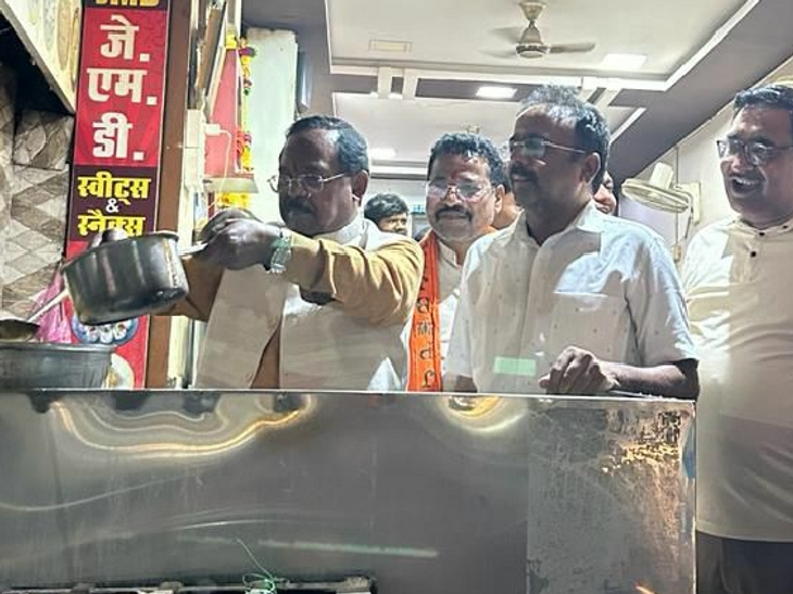 Bastar Lok Sabha Minister Ram Vichar Netam Dantewada made tea