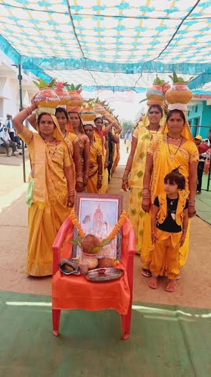 People of Sahu community used to press oil in oil mill and hence they ...