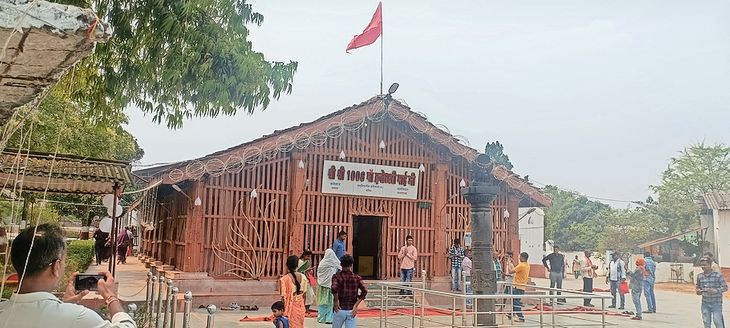 The target is to light 4 thousand wish lamps in Danteshwari temple ...