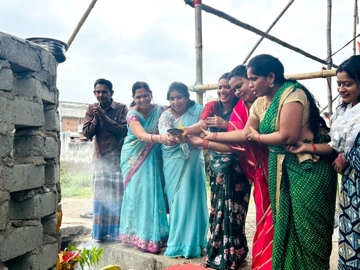 Solapuri Mata's pandal was worshipped | सोलापुरी माता के पंडाल की हुई ...