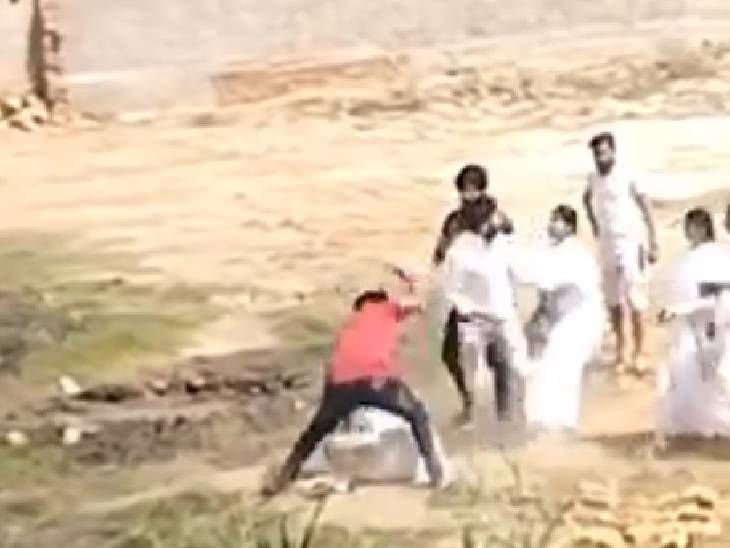 The land mafia who came to occupy the land beat them up The land ...