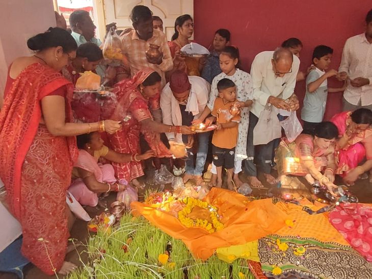 Gangaur Mata's Jawar barn opened | गणगौर माता के जवारों की बाड़िया खुली ...