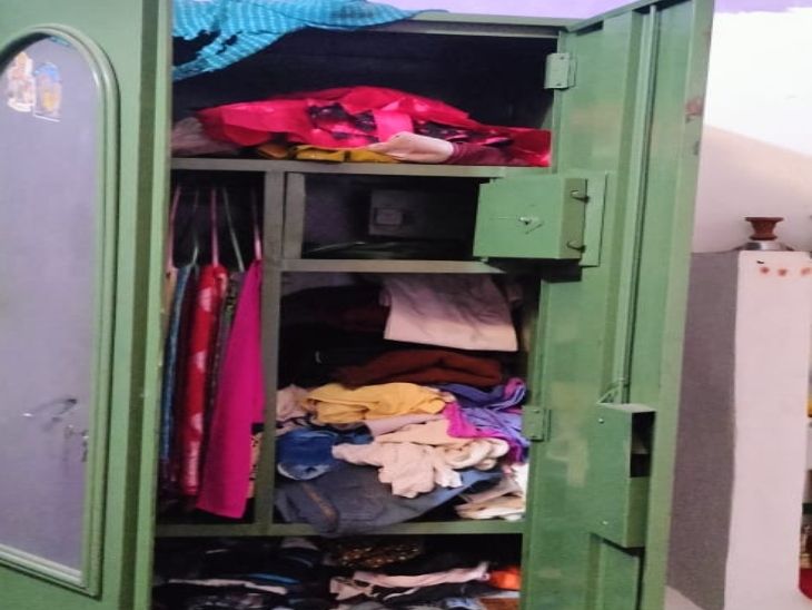 gold and silver jewelery and cash Theft from house of retired BSF ...