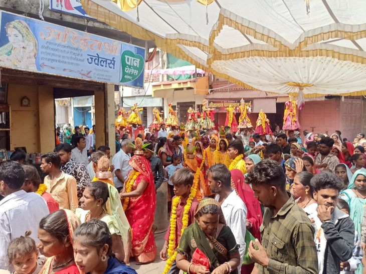 Gangaur festival celebrated in Manawar | मनावर में गणगौर पर्व की धूम ...