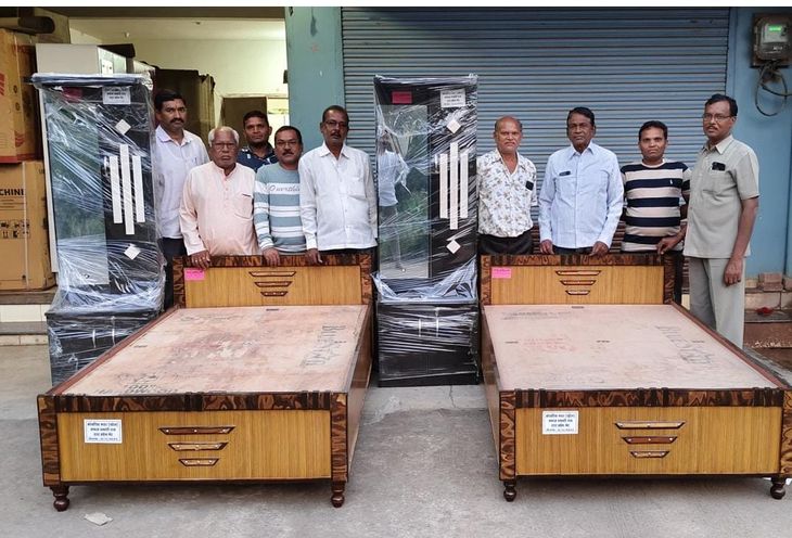 Patel community members supported two daughters of the society | पटेल ...