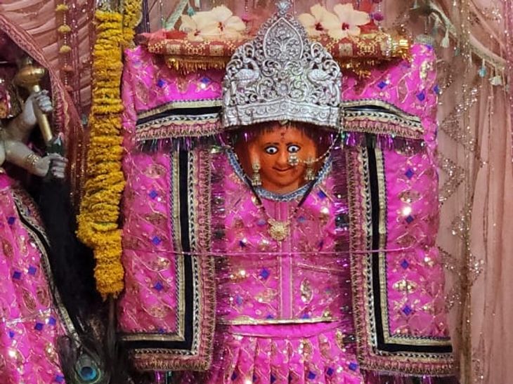 Devotees are reaching Marimata temple in Kakarkheda | काकड़खेड़ा में ...