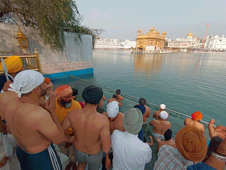 Amritsar Golden Temple Baisakhi Khalsa Sajna Diwas devotee | गोल्डन ...