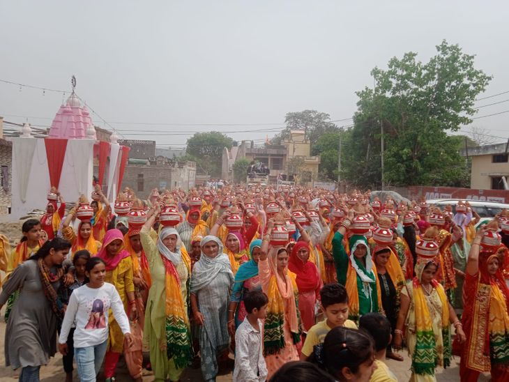 A grand procession was taken out on Navratri in Chitana village