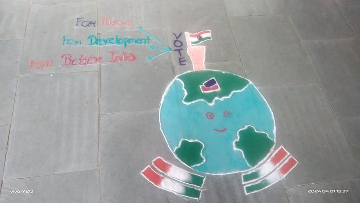Motivated to vote by making rangoli and mehndi | रंगोली एवं मेहंदी ...