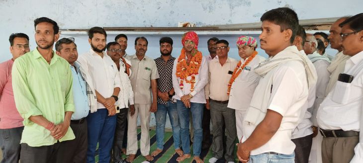Prajapati Samaj held a meeting, Advocate Surendra Lamba was the chief ...