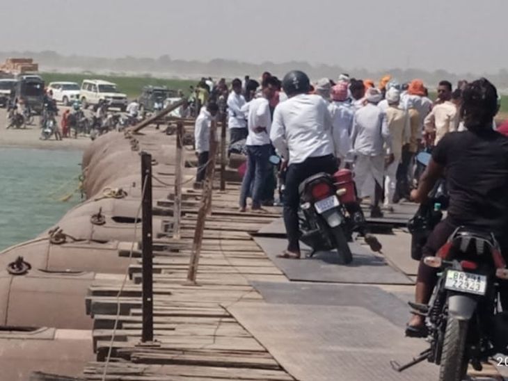 Traffic affected due to damaged Kharid Darauli Pipa Bridge in Ballia ...