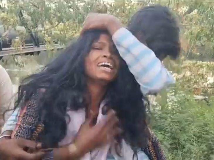 Faridabad Chandrawali Canal Bridge Woman suicide attempt, youth drowned. | फरीदाबाद में नहर में ...