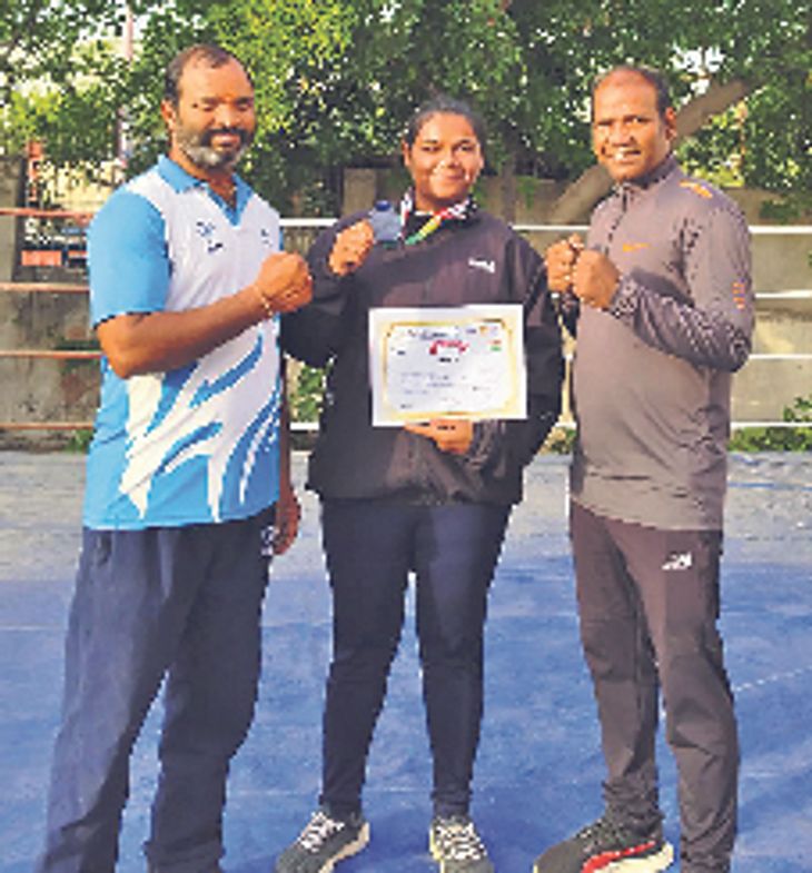 Priyal Garg won bronze medal in boxing event | प्रियल गर्ग ने बॉक्सिंग ...