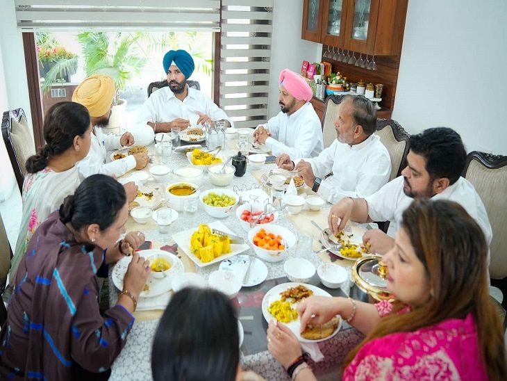 Punjab Congress President Amarinder Singh Raja Vading and former ...