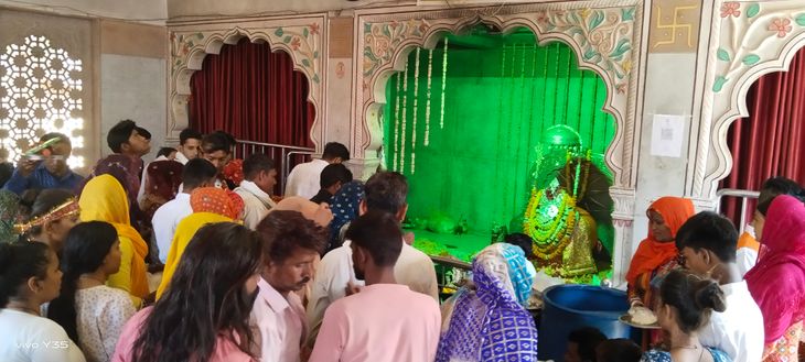 Hundreds of devotees gathered at Banki Mata and Bhairav Baba temple in ...