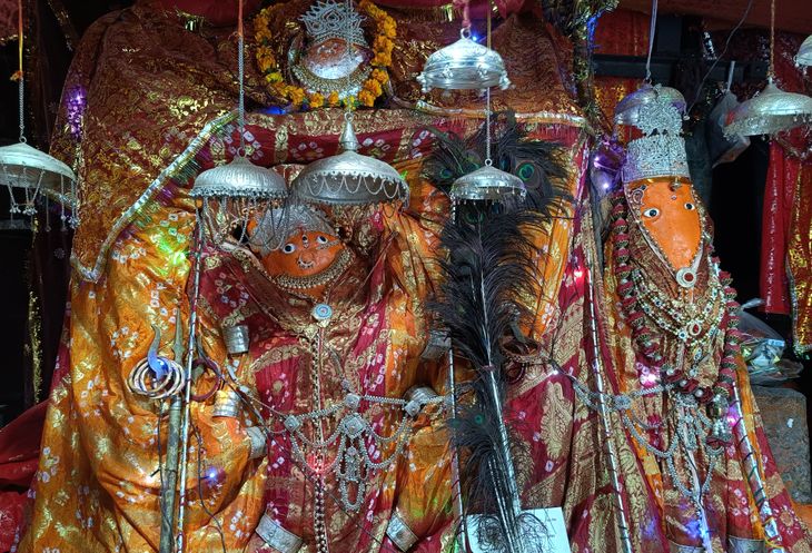 Worshiped the Kul Devi and sought happiness and prosperity | कुल देवी ...