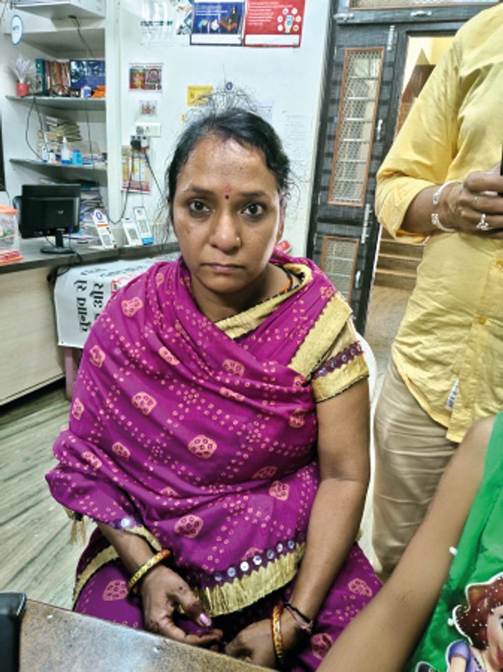 The accused ran away after snatching two tola gold chain from a woman ...