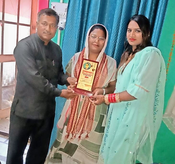 Women should cooperate in increasing voting percentage: ADC | महिलाएं ...