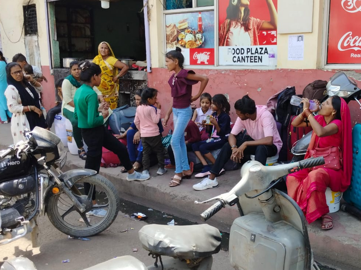 Passengers face inconvenience at Civil Lines bus stand | प्रयागराज में ...