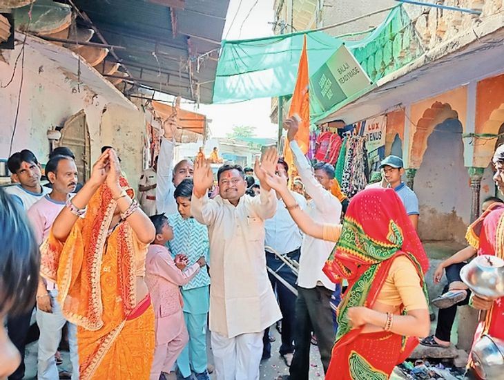 A procession was taken out on Ram Navami in Bhandarej | भांडारेज में ...