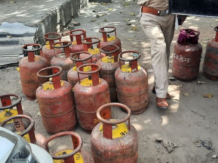 Faridabad Mujesar LPG cylinder gas theft agency workers caught, NGO school children unsafe ...
