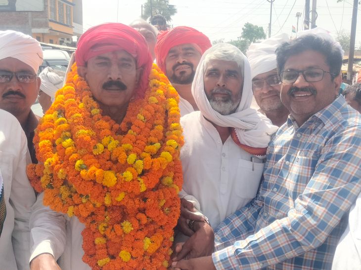 SP candidate took out Jan Ashirwad Yatra in Ballia | बलिया में सपा ...