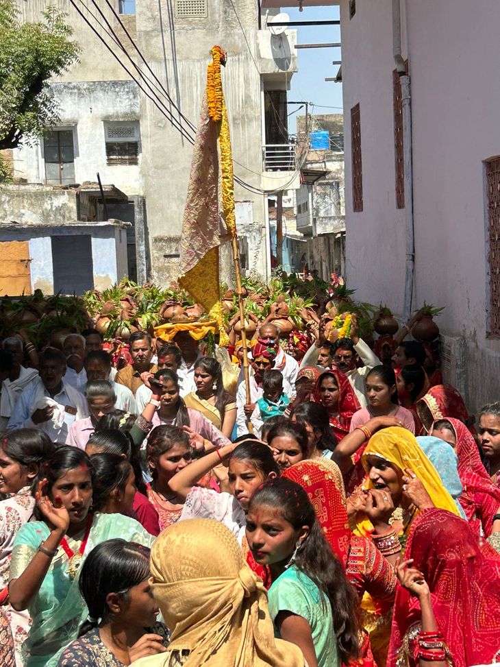 Kalash Yatra taken out on the occasion of Pran Pratishtha of the idol of Gopal Maharaj | गोपाल ...